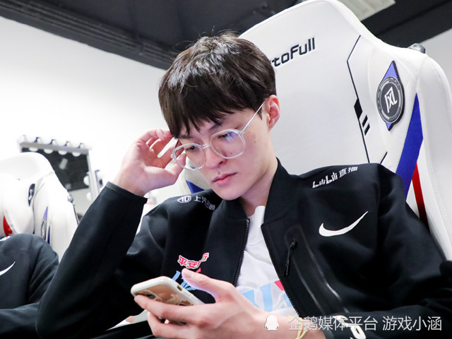 uzi首发也拯救不了BLG，中野成突破口？进季后赛危险了