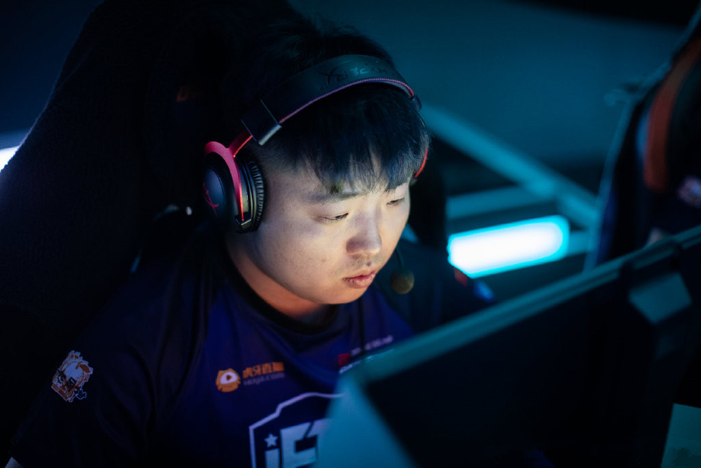 NH连续两周拿PCL周冠军，4AM却持续摆烂，态度都不如iFTY端正