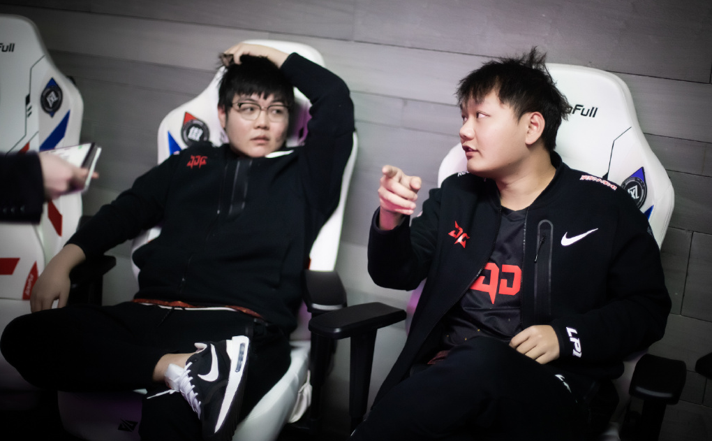 迎接LPL焦点战，BLG小狗被换下，Theshy带队挑战JDG