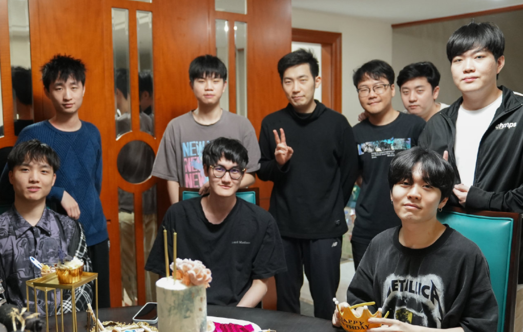 LPL季后赛来袭，LNG中单预测常规赛MVP，V5或成大赢家