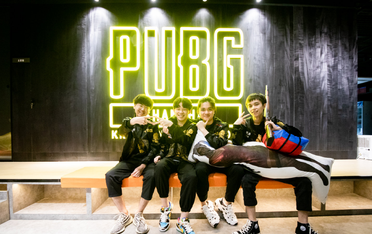 IFTY小熊宣布退役，楠哥暂时否认去填补空缺，XDD深夜锐评孤存