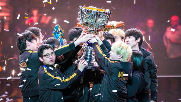 LPL冠军队伍，登峰造极，凤凰涅槃，此战留名