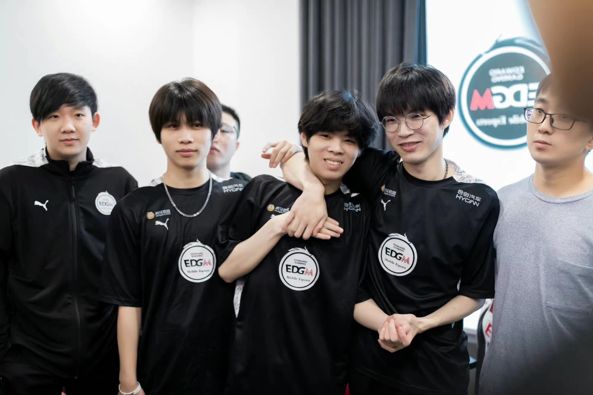 EDGM3-2火豹豪取5连胜，A组卡位赛触手可及，再掉链子建议严查！