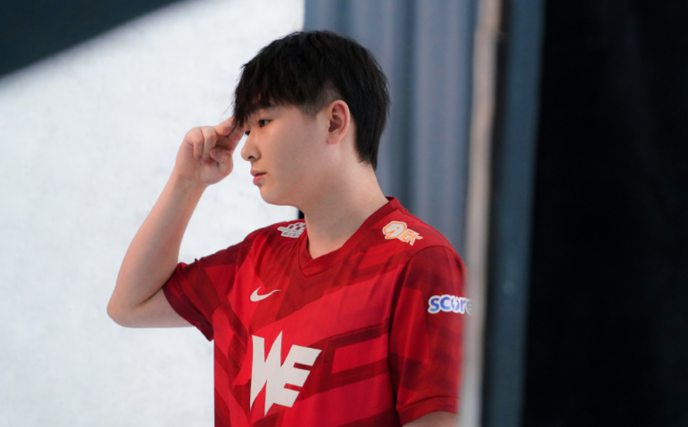 心态炸了！WE惨遭8连败后，biubiu连夜更改韩服ID！自嘲：去就崩