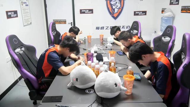 DYG3-4不敌EDGM：无缘第3轮，上一轮还在和AG抢S组，现淘汰出局！