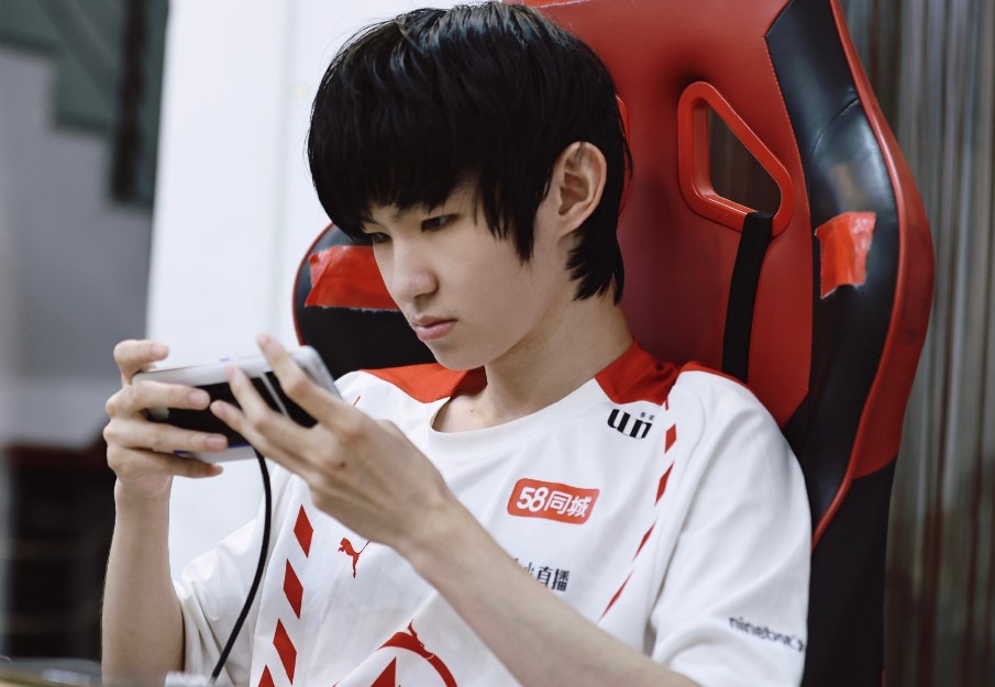 AG1-4不敌KSG，中射辅集体失常，啊泽廉颇一拍五，到底谁是短板