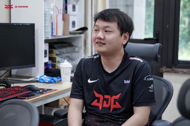 水晶哥解说LPL，人间清醒，yagao才是核心