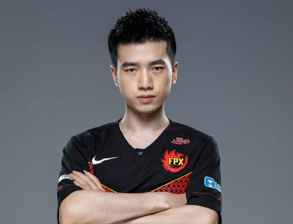 LOL：FPX战队烂掉了，前选手和领队相继开团，直指赛训组和管理层