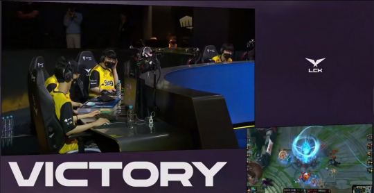 JDG横扫WBG暂列第一，复活甲悬念留到最后一刻？LCK纸片人上场