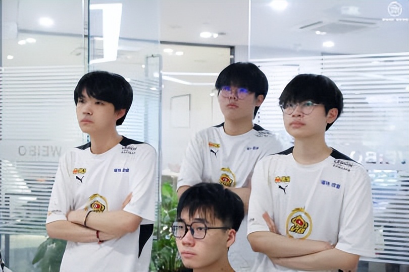 WB再次冲击首个胜者组，梓墨和KSG充满缘分，KSG又要奇招致胜了？