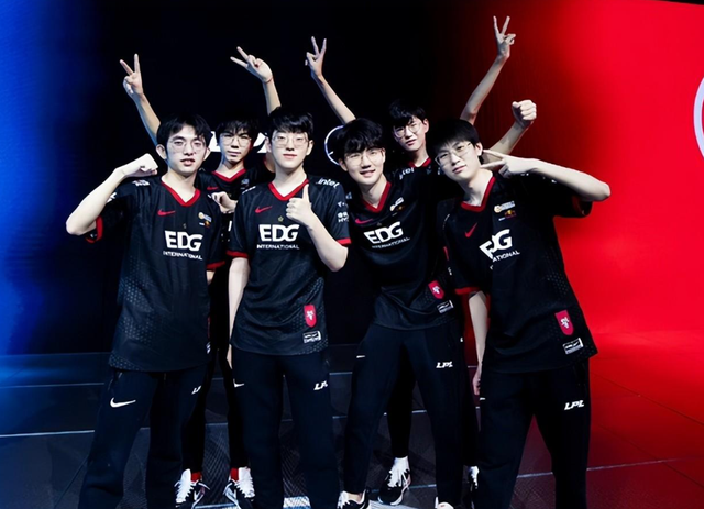 EDG迎来生死战，输一场BO5就无缘S12？姿态：FPX感觉最多拿一分