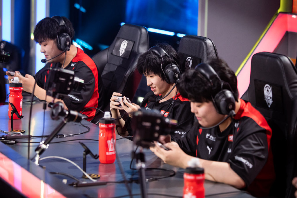 再聊AG超玩会大爆冷门，Hero输得不冤，季后赛银河战舰要彻底疯狂！