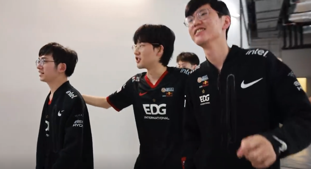 RNG惨败EDG，小虎难负一阵中单之名，Meiko的比赛感慨令老粉泪目