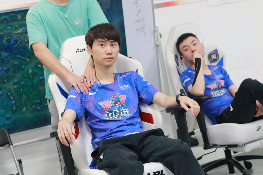 LPL冒泡赛形势：RNG“两条命”，LNG与V5只有一次机会