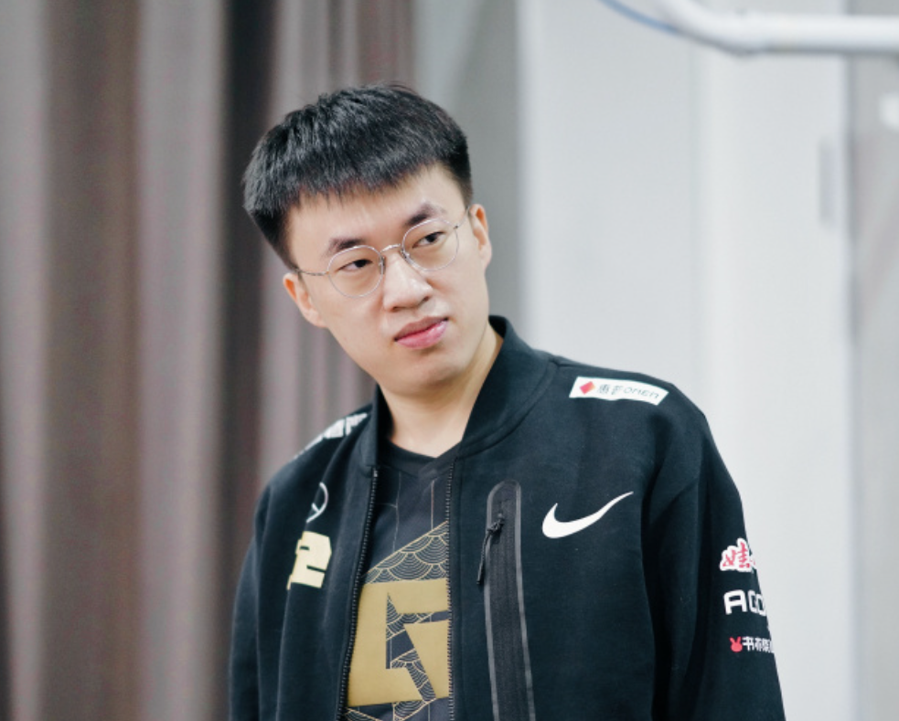 “RNG不配参加S赛！”EDG让二追三晋级S12，小虎再现经典两件套