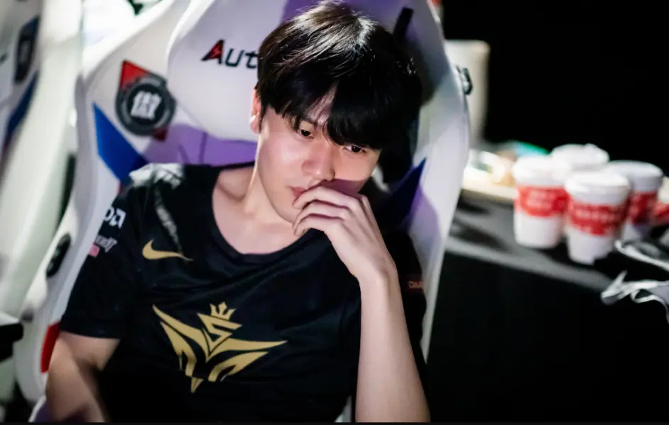 LNG阿乐：去年RNG呼吸哥送我进世界赛，今年也会一样！