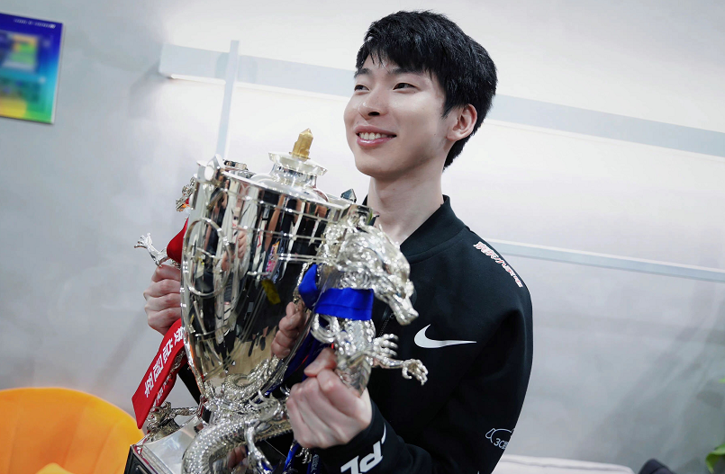 这才是“莫欺少年穷”？Hope被两次下放LDL，归来后终夺LPL冠军！