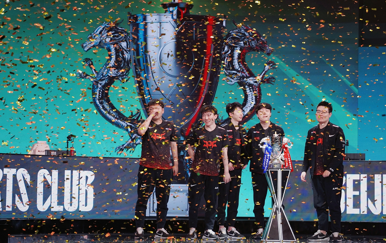 这才是“莫欺少年穷”？Hope被两次下放LDL，归来后终夺LPL冠军！