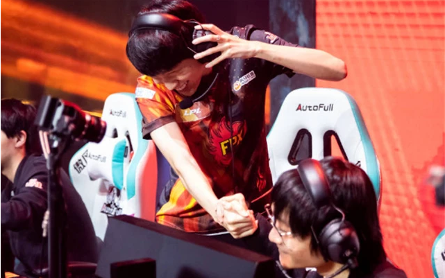 FPX昔日队友已成仇人，巴黎人一夜梦碎，全因S9的FMVP归属