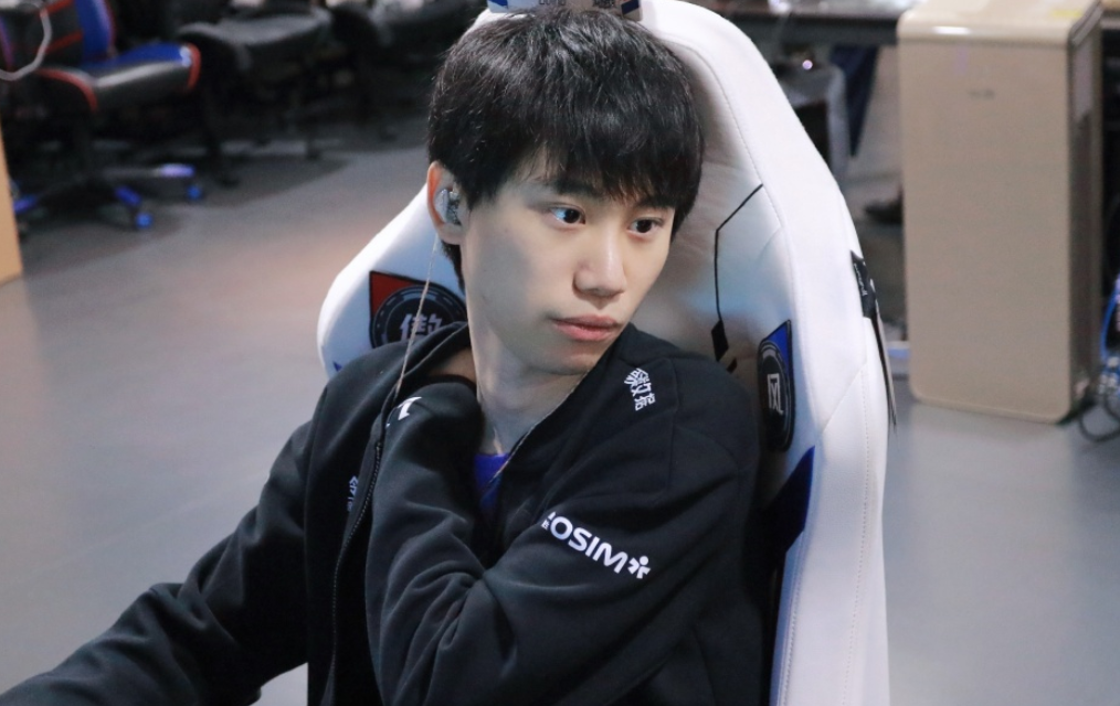 LNG无缘世界赛后，doinb首次公开发声：不会退役，明年还会继续