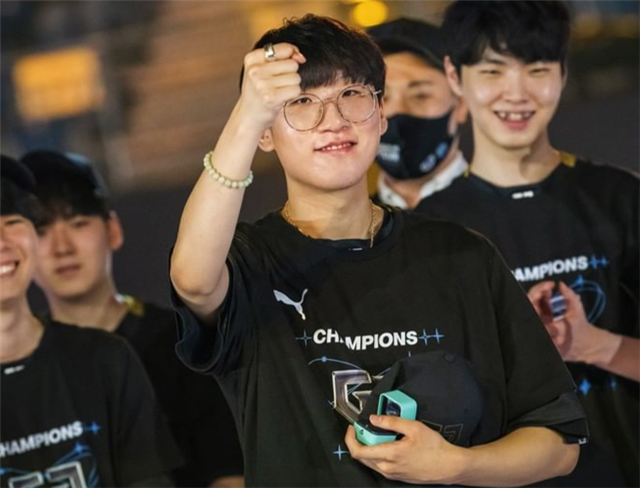 站着说话不腰疼？GEN老板评价T1卡车事件：没人开卡车才是最难受的