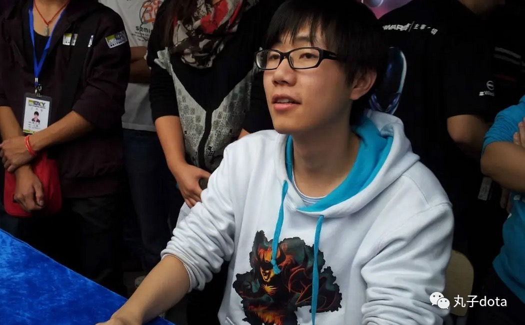 DOTA2：yyf不玩自走棋引热议，可是你别忘了大酒神从来没玩过