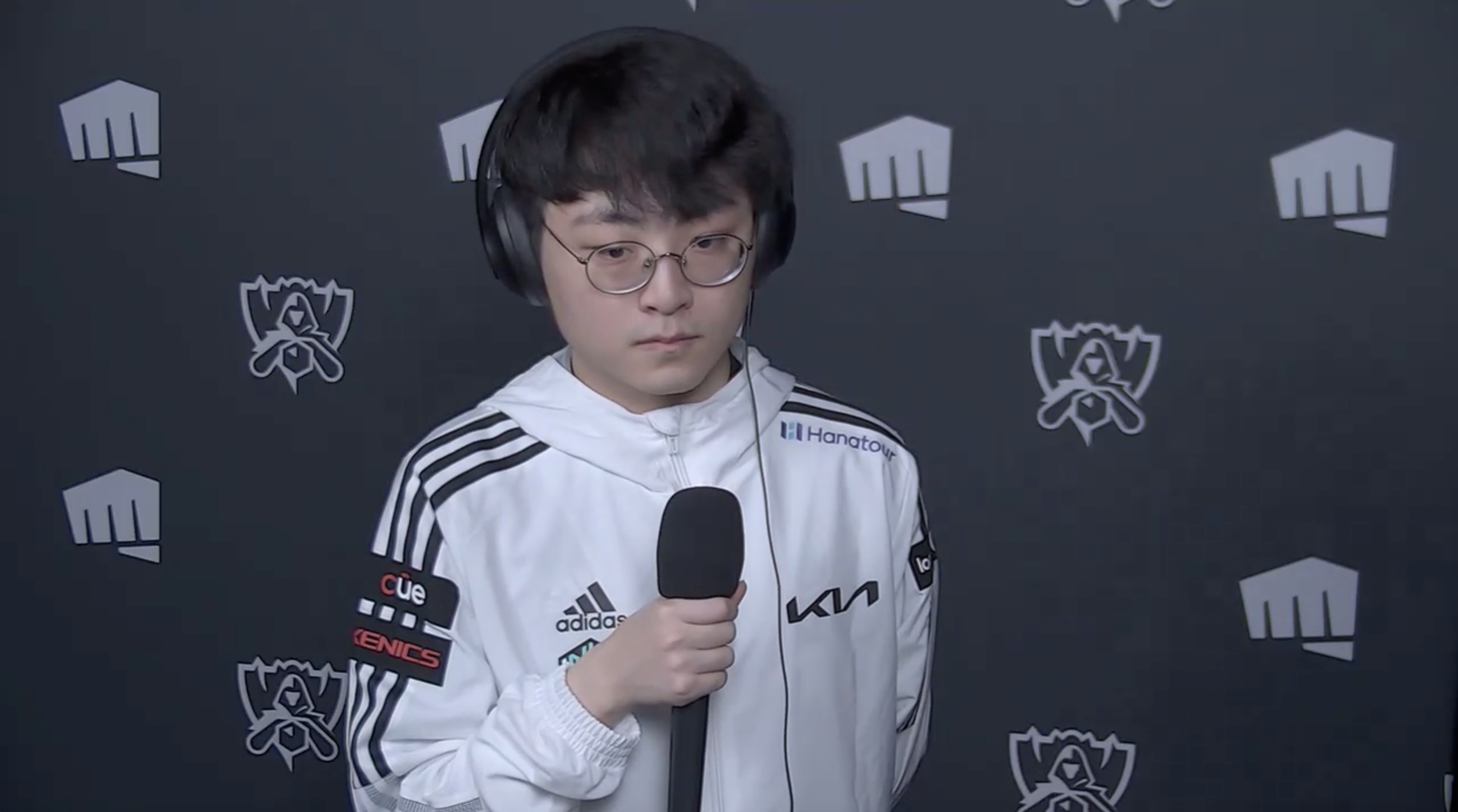 ShowMaker：当前版本AD重要度等于香炉版本，LSB像Uzi的RNG！