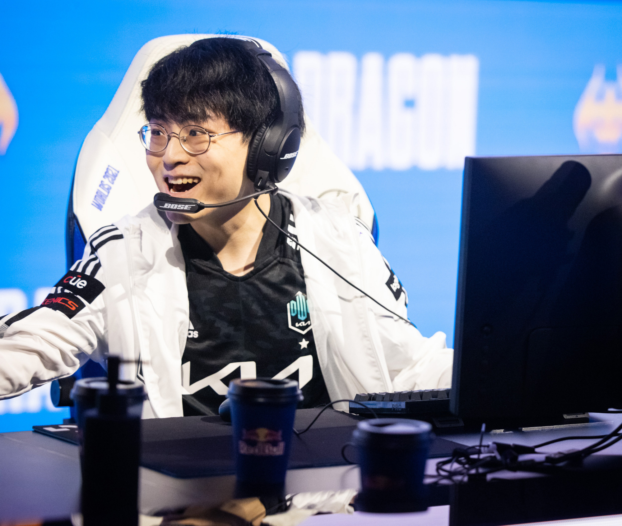 ShowMaker：当前版本AD重要度等于香炉版本，LSB像Uzi的RNG！