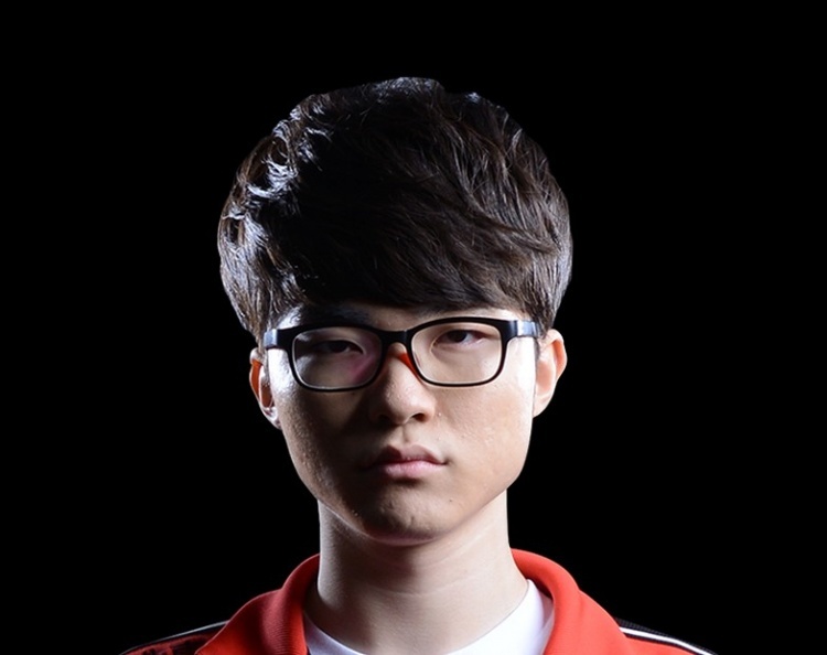 英雄联盟S12：S世界赛历届FMVP盘点，那些赛场星光们的浮沉