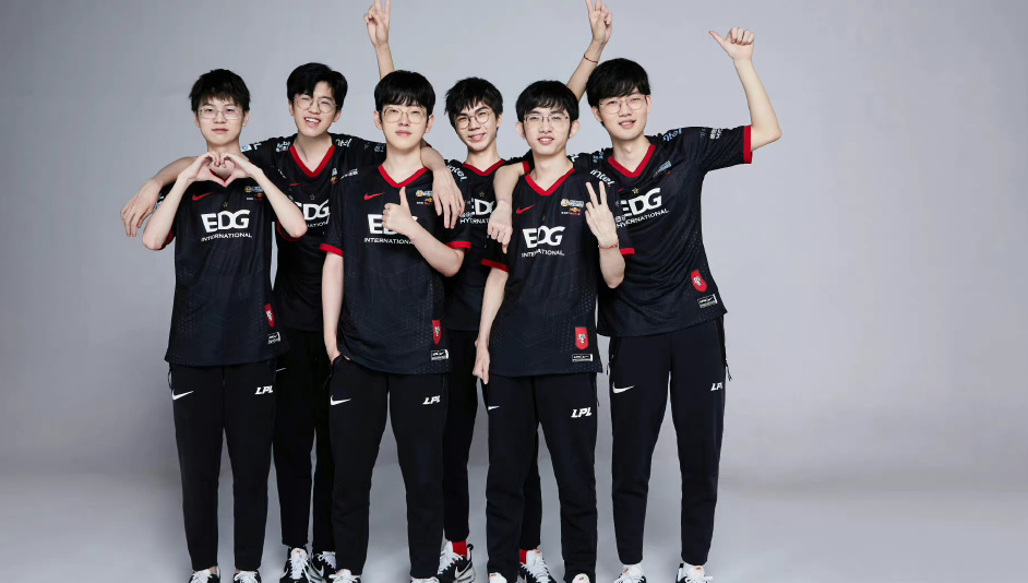 SofM新冠康复出院！Faker想用EDG检测T1实力