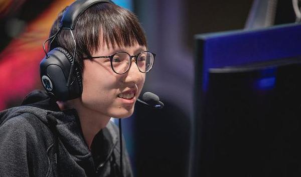 LOL：香锅称要组建RNG叛忍小队，五个位置都齐了，Mata离队有内幕