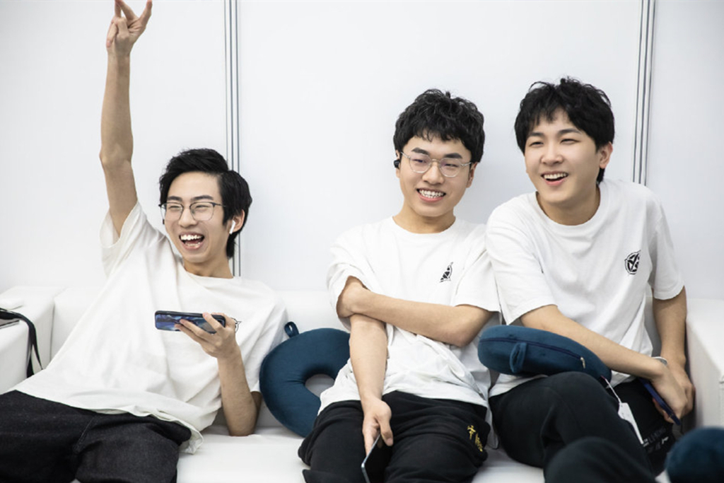 AG训练赛0比5不敌XYG，猫神用海月辅助拿败方MVP，一梦首发