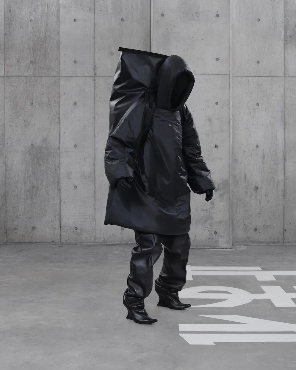 手慢无！Yeezy x GAP x 巴黎世家三方联名中国发售，抢购指南！