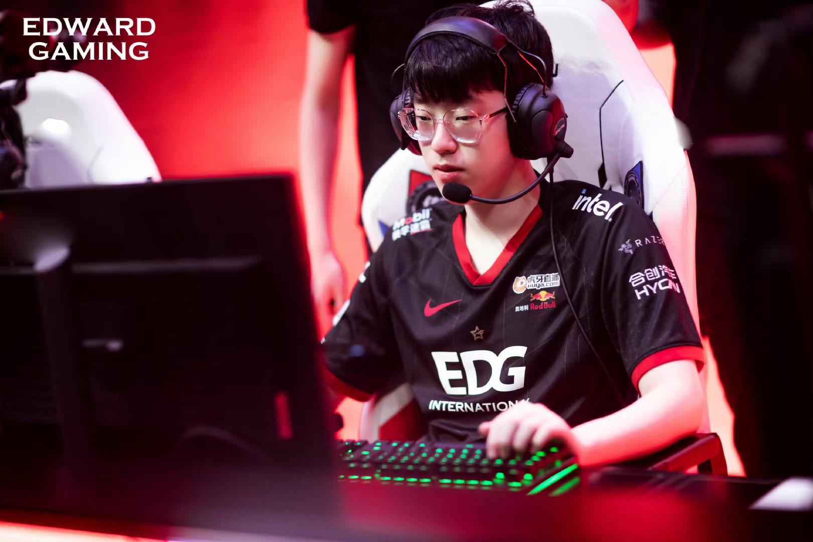 卫冕冠军强势来袭！jiejie成EDG最不稳定因素，但没人敢小瞧他们