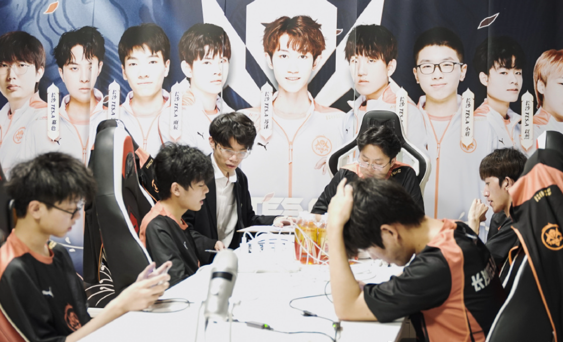 又一重量级赛事来袭，顶级KPL战队加盟，已成功举办五届