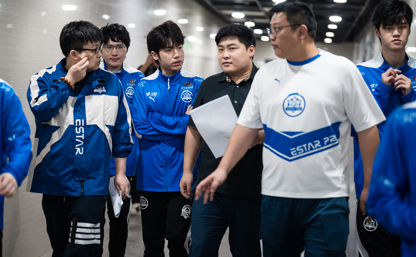 eStar夺冠后，粉丝指出SK的BP有问题，SK暴怒：你是什么东西？