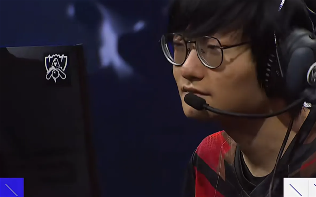 s12的小天经历二连败，表情变化让人鼻酸：重回s11小组赛状态了