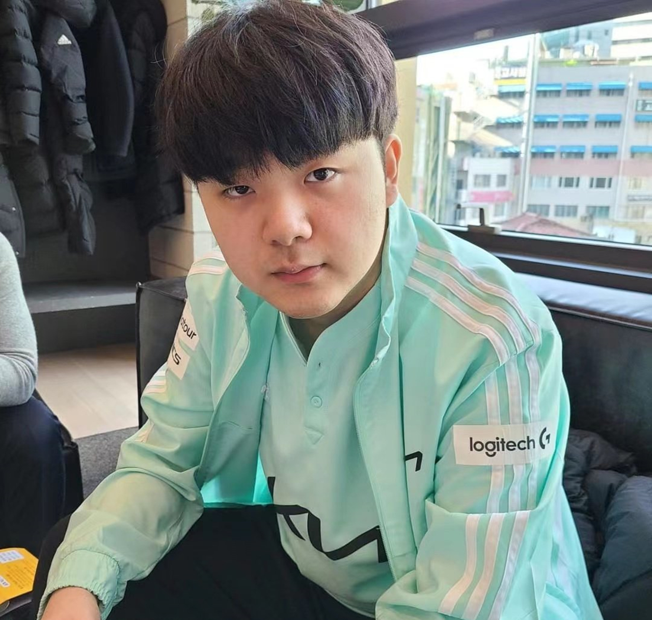 S12小组赛突发状况，EDG中单Scout确诊新冠，GEN和DK也中招