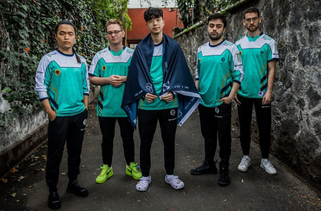 外网热议JDG击败EG：JDG世界最强！从没见过LPL战队小组赛这么猛