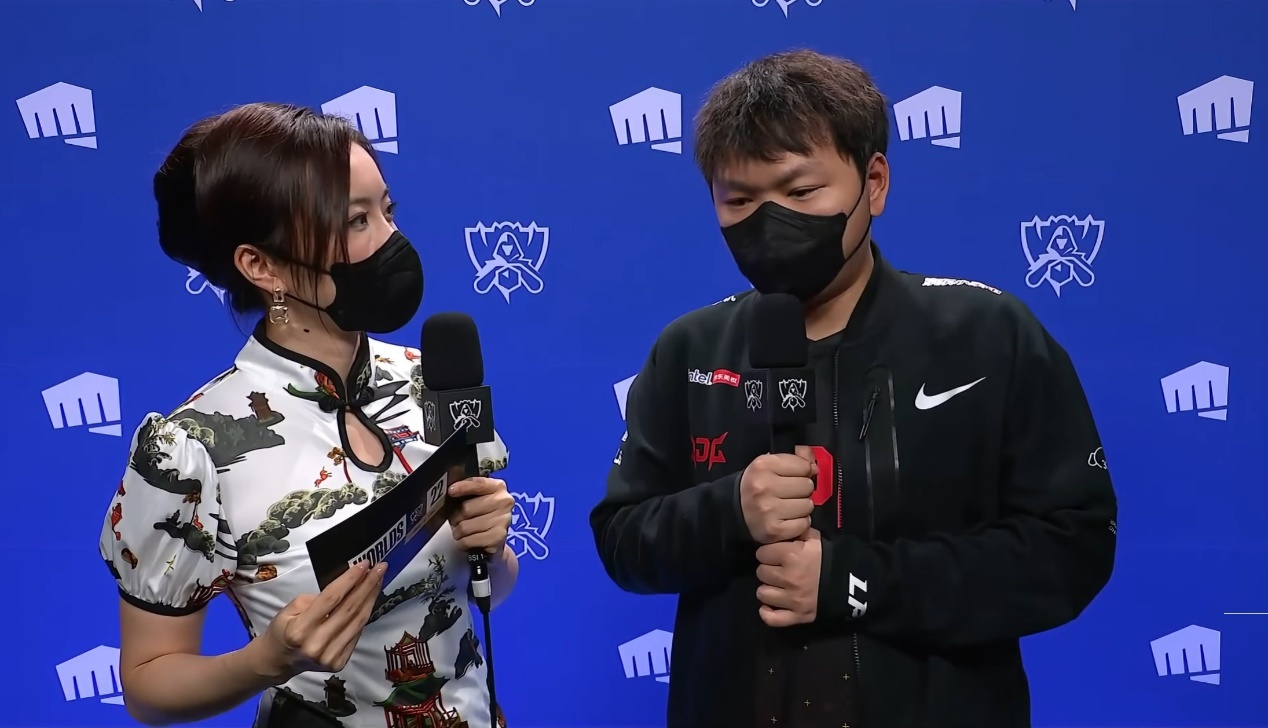 JDG晋级八强，Yagao赛后采访火了！直言自己没啥文化，没交到朋友