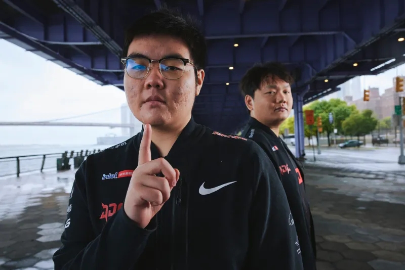 jdg加赛胜DK全网狂吹369，另一功臣却被忽略