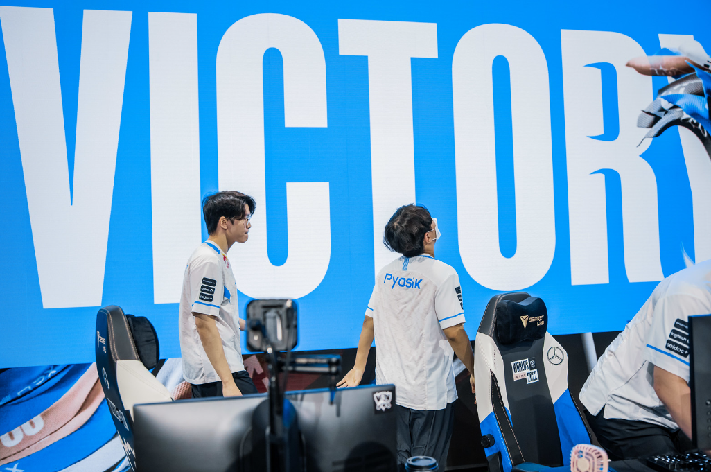 继S6、S11之后，S12四强中LCK又一次拥有三支队伍