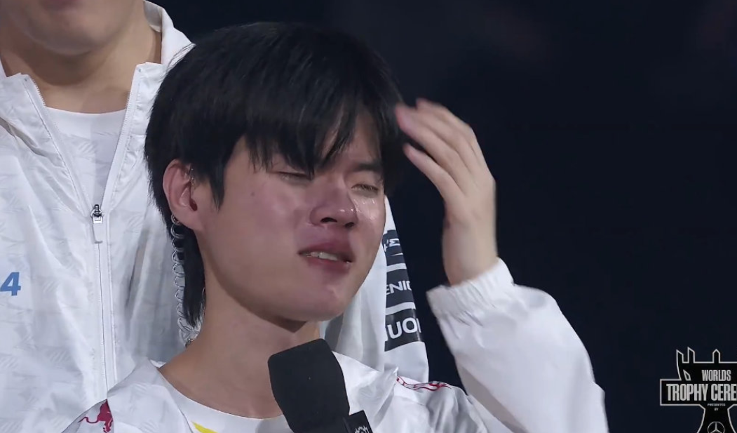 Faker痛失四冠王！Deft夺人生首冠，英雄联盟S12一加FMVP是Kingen