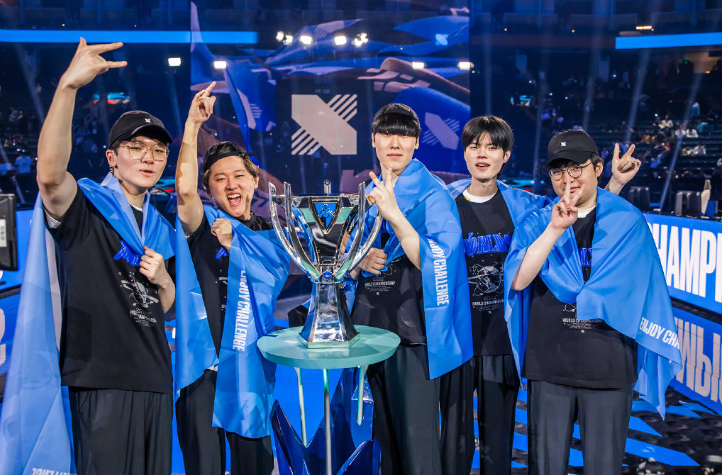 Deft获封冠军ADC，Uzi能否复出？妻子回应粉丝