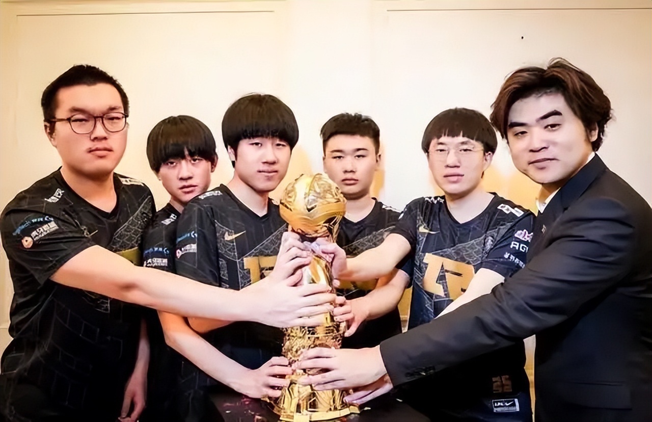 Bin的荣誉不够看？网友讨论年度最佳上单；今年必是369当选！