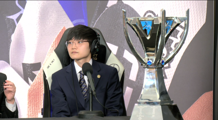 Deft：Clearlove也是一位渴望赢得世界冠军的人，退役了，很可惜