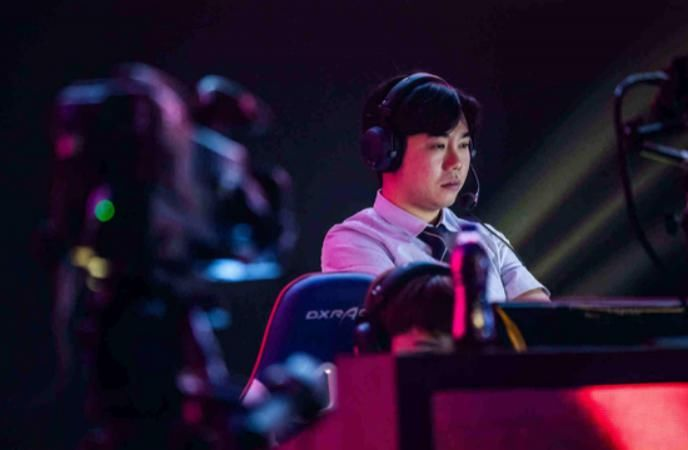 LOL：涵义爆料FPX内幕，Doinb拍手叫好，Uzi离队内幕新进展