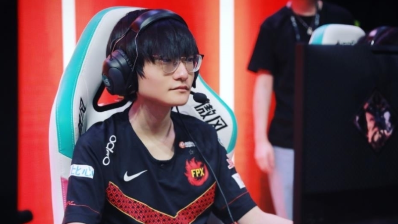 LOL：涵义爆料FPX内幕，Doinb拍手叫好，Uzi离队内幕新进展