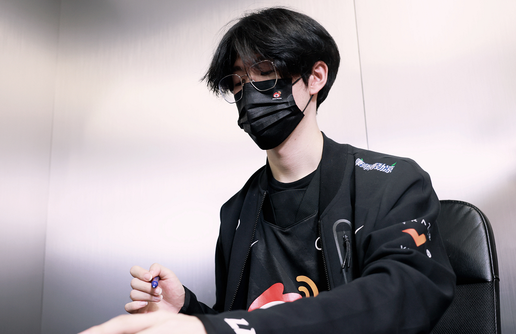 Theshy身价超预期？LPL经理谈WBG近况，RNG悍将或进队