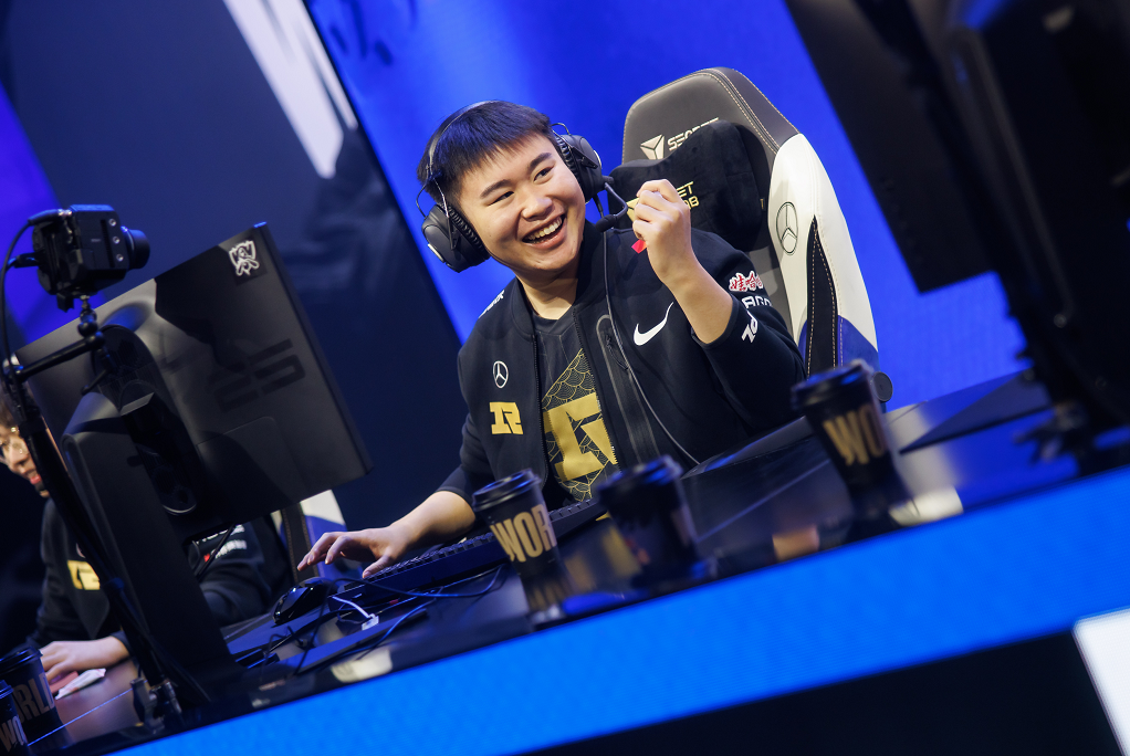 Theshy身价超预期？LPL经理谈WBG近况，RNG悍将或进队